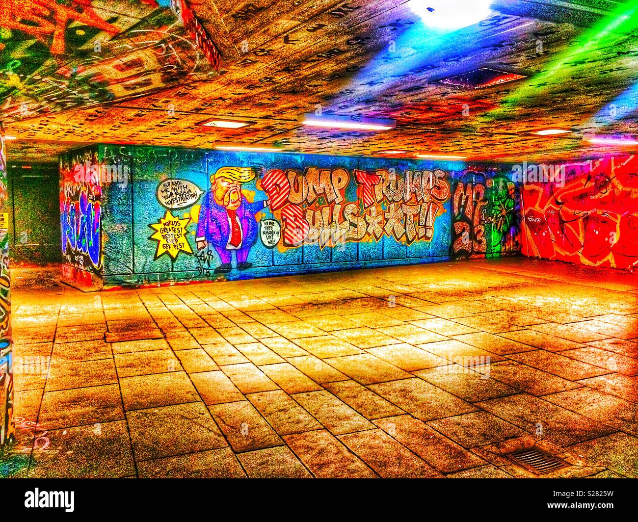 Donald trump message hi-res stock photography and images - Alamy