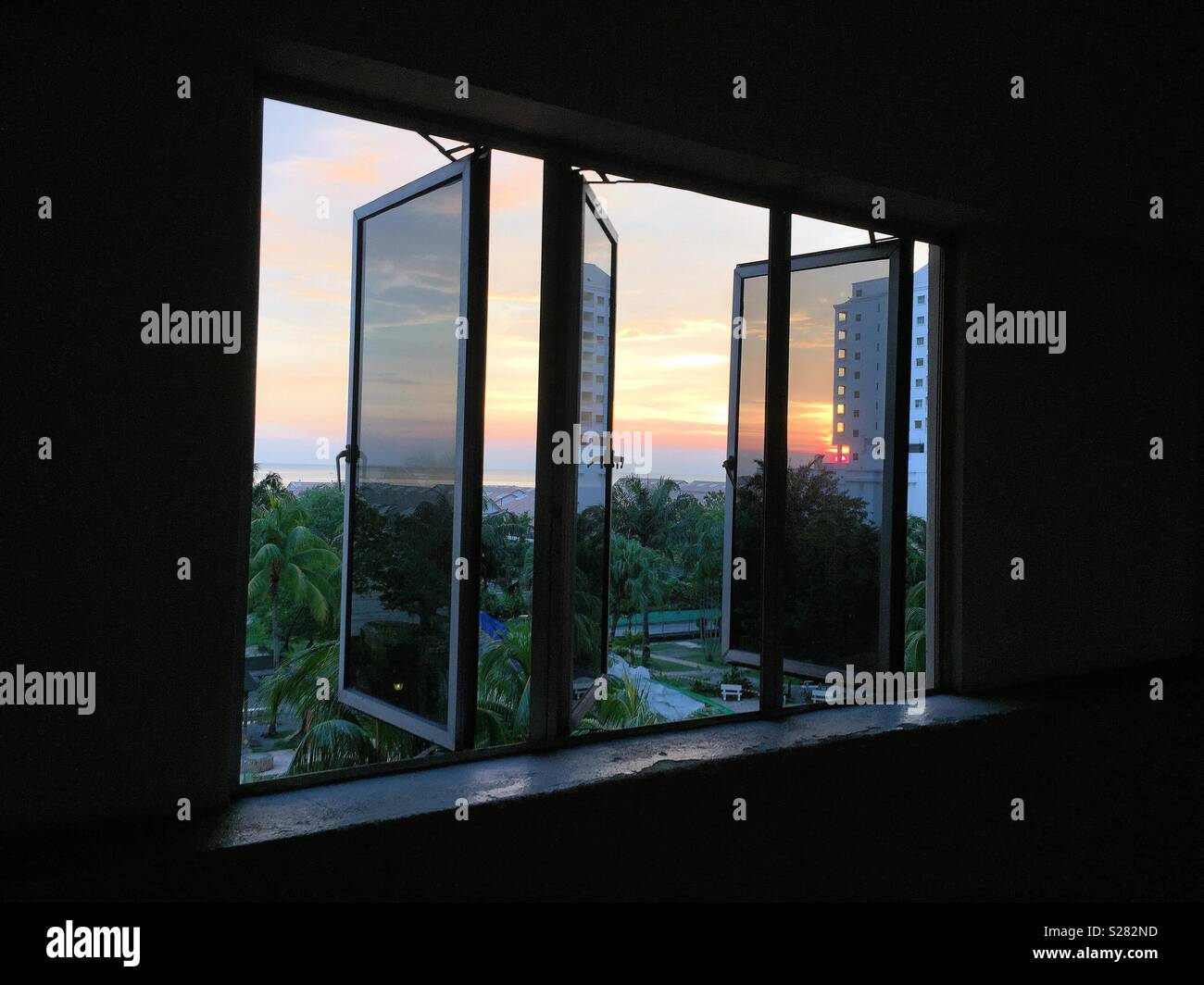 Window scene hi-res stock photography and images - Alamy