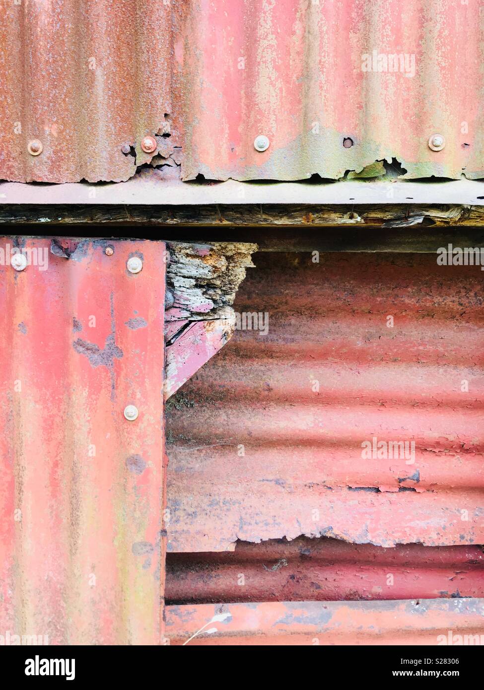 Corrugated metal sheets hi-res stock photography and images - Alamy