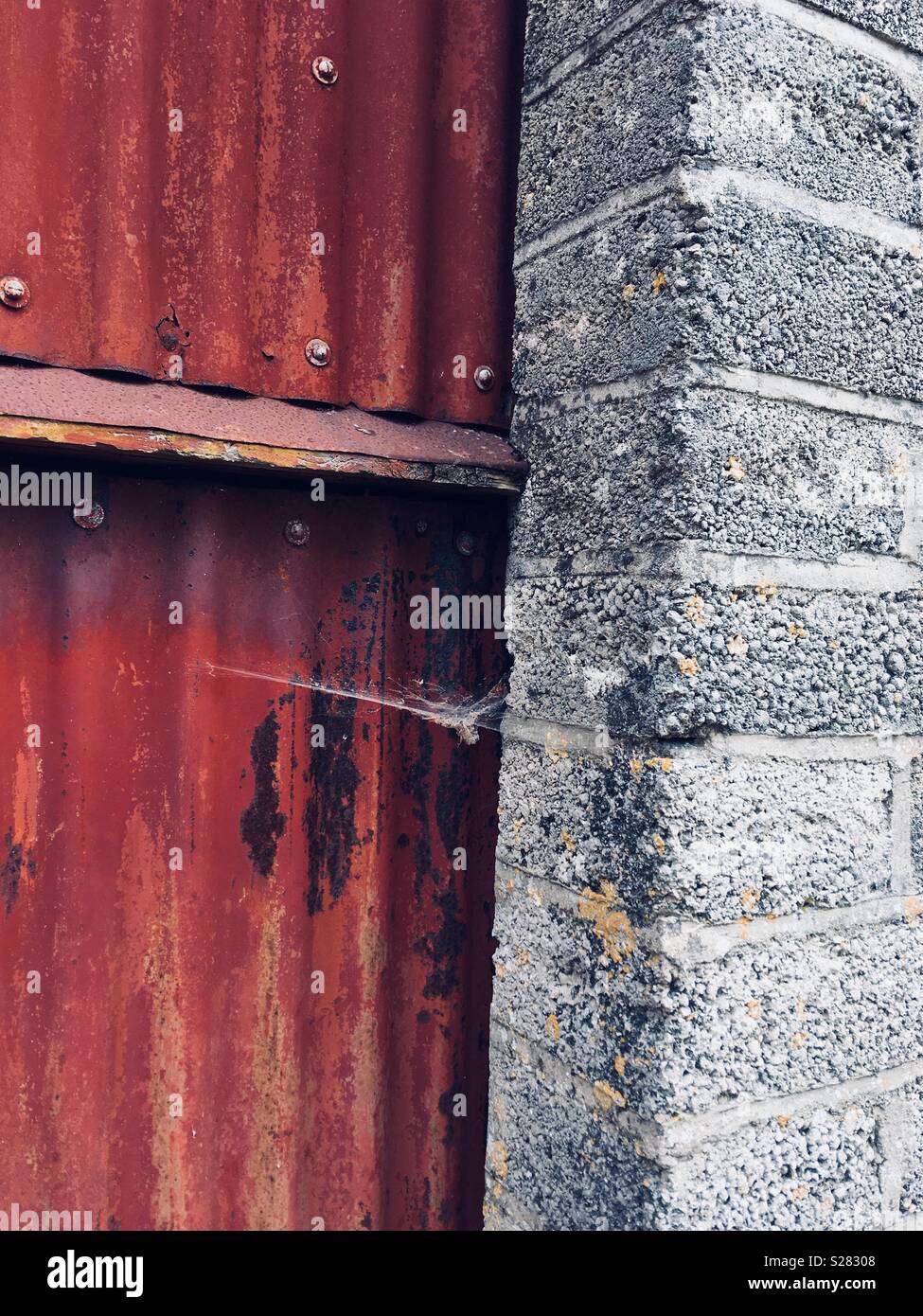 Red concrete blocks hi-res stock photography and images - Alamy