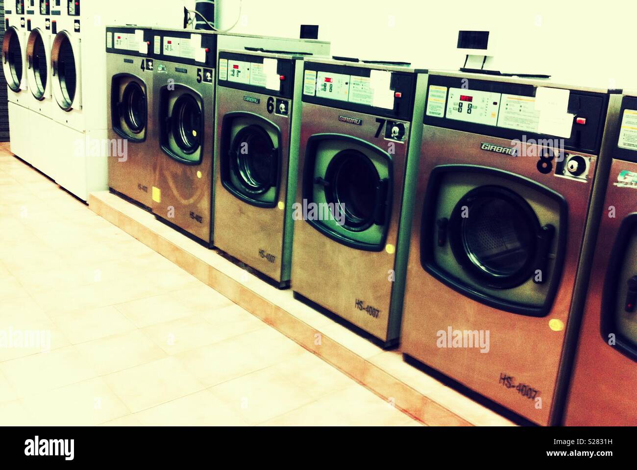 Quick laundry hi-res stock photography and images - Alamy