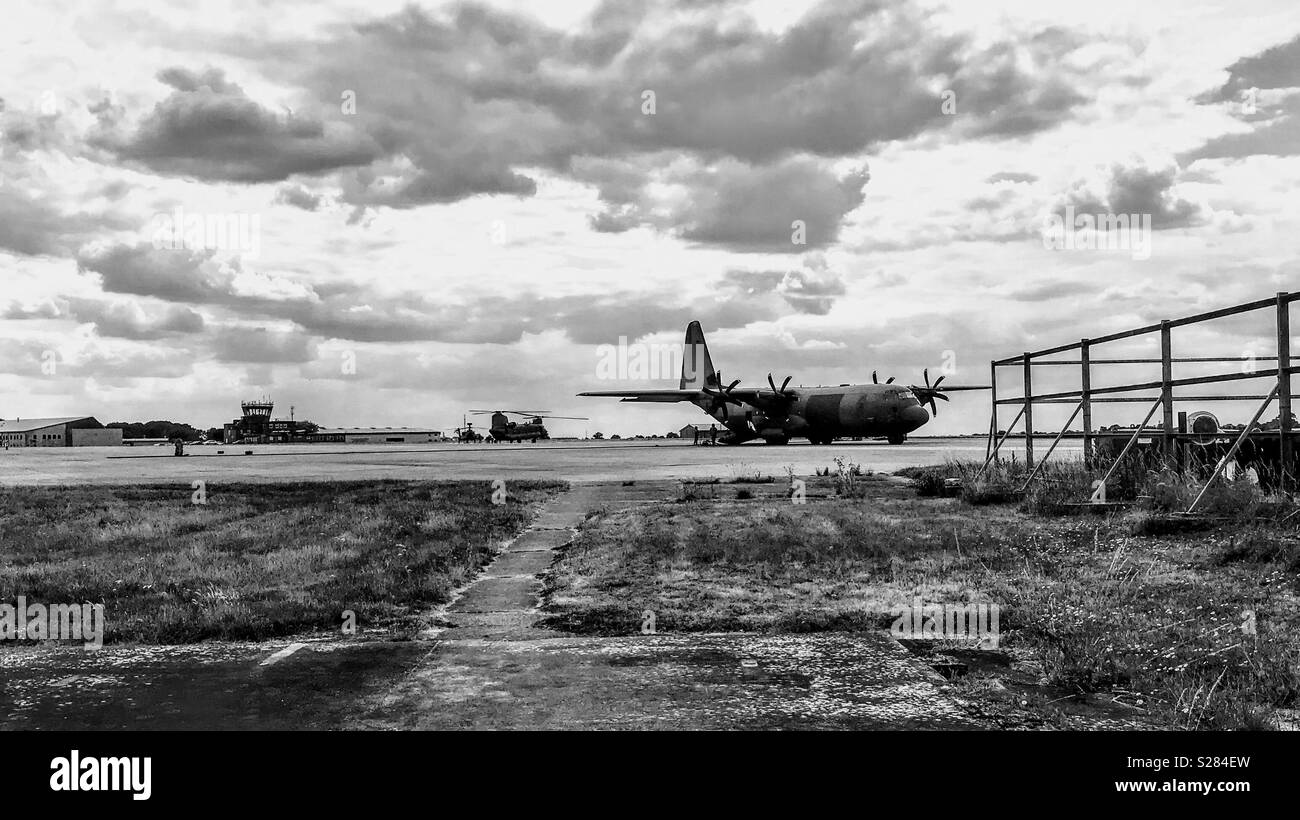 Hercules c 130 Black and White Stock Photos & Images - Alamy