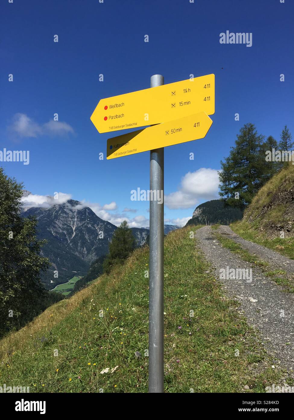 Direction board hi-res stock photography and images - Alamy