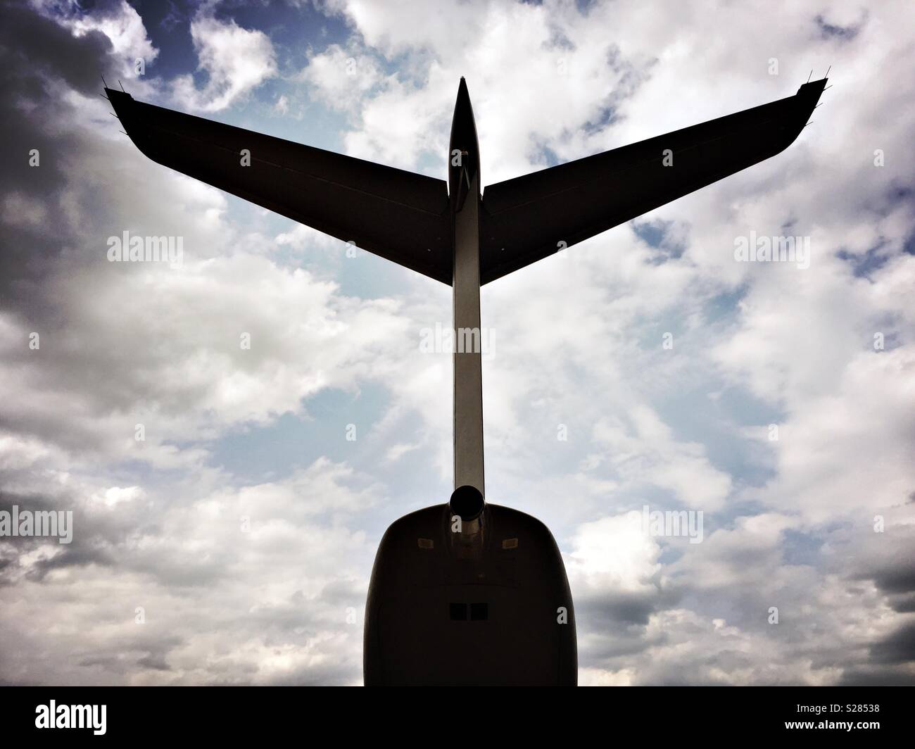 Airplane tail fin hi-res stock photography and images - Alamy