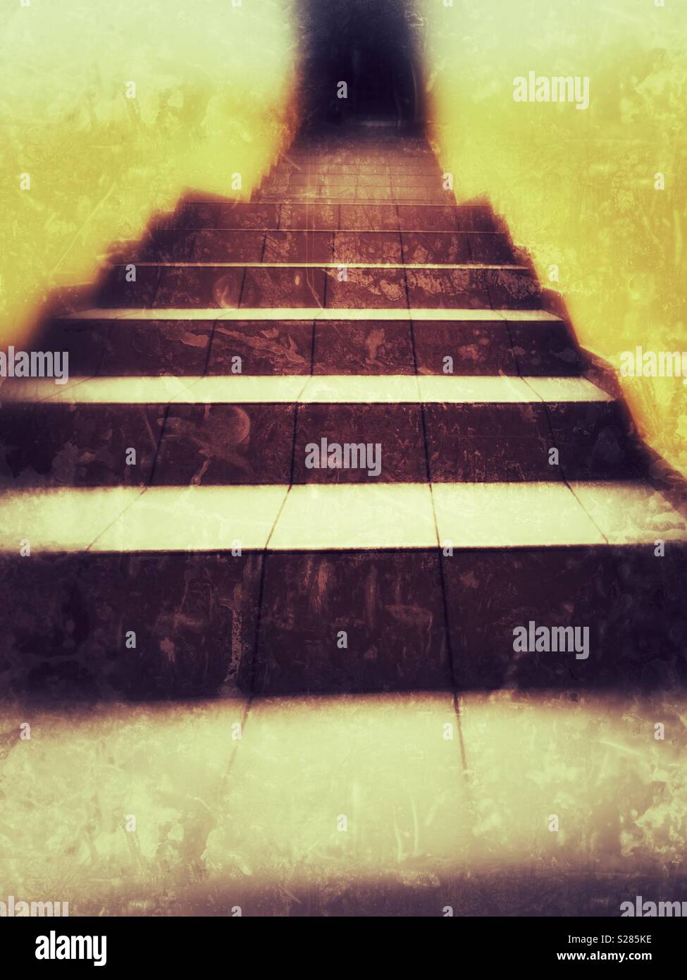 Dark stairs hi-res stock photography and images - Alamy