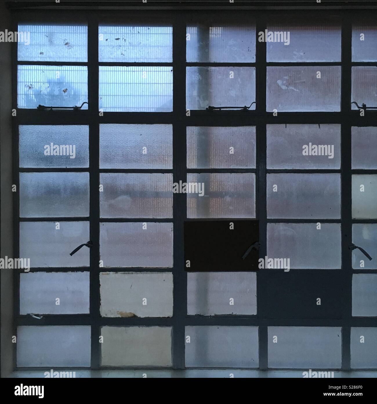 Mid design hi-res stock photography and images - Alamy