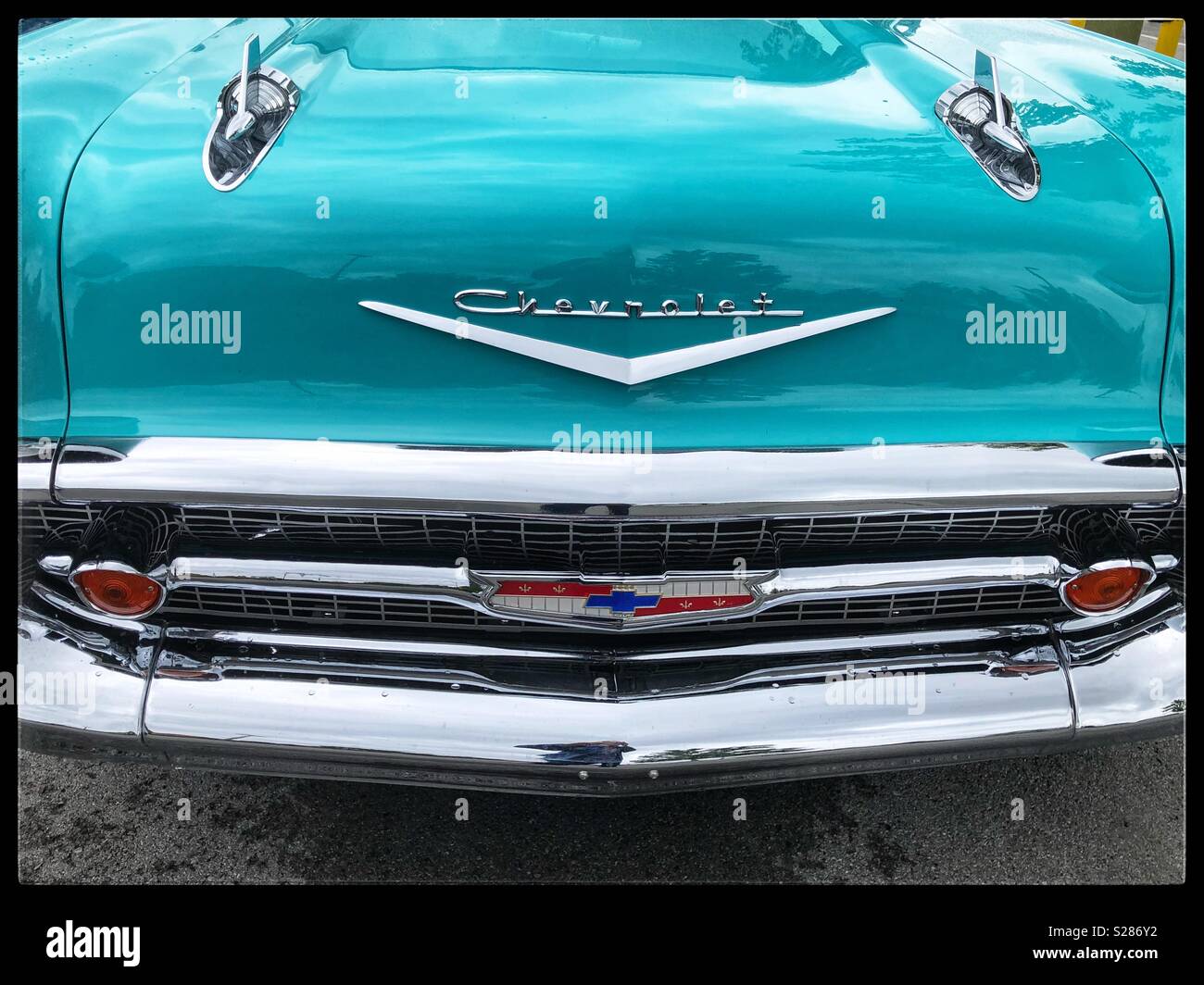 Classic car chrome hi-res stock photography and images - Alamy
