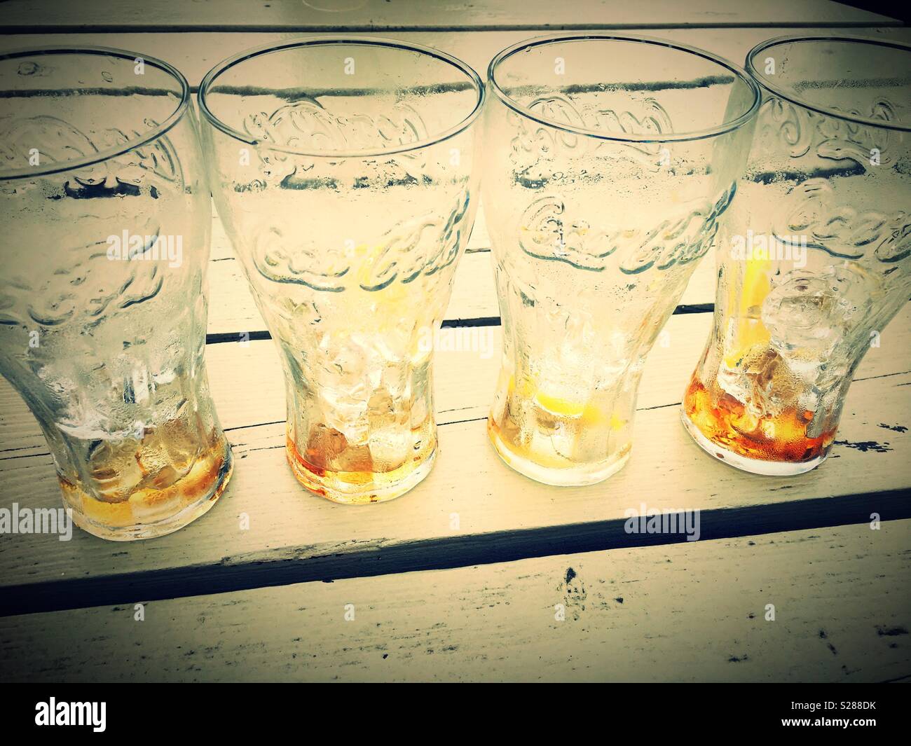 Pint sized glasses hi-res stock photography and images - Alamy