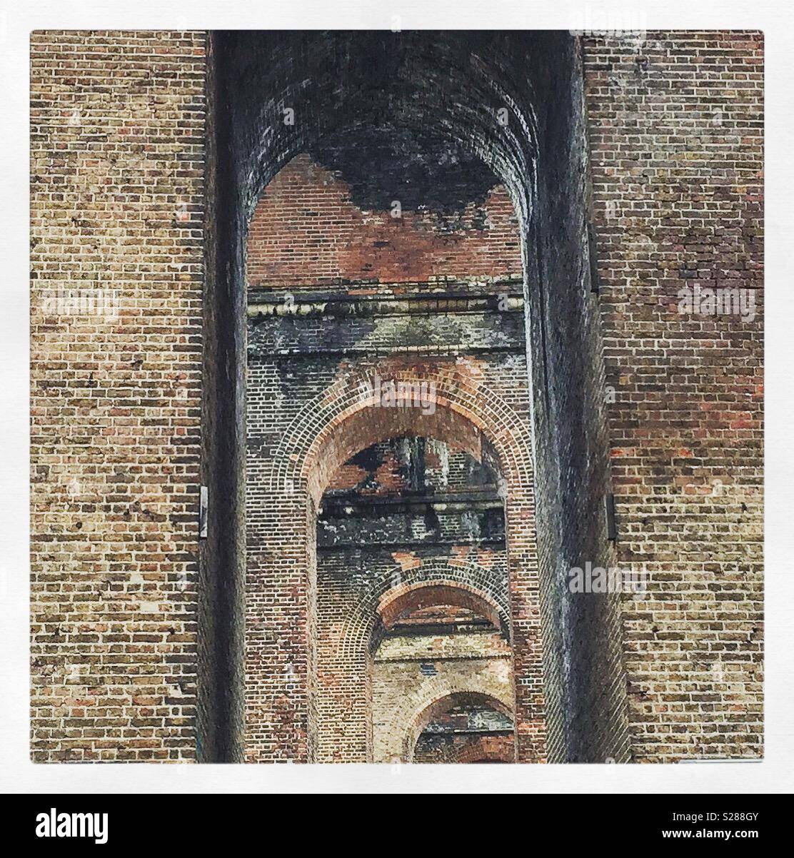 Victorian railway arches hi-res stock photography and images - Alamy