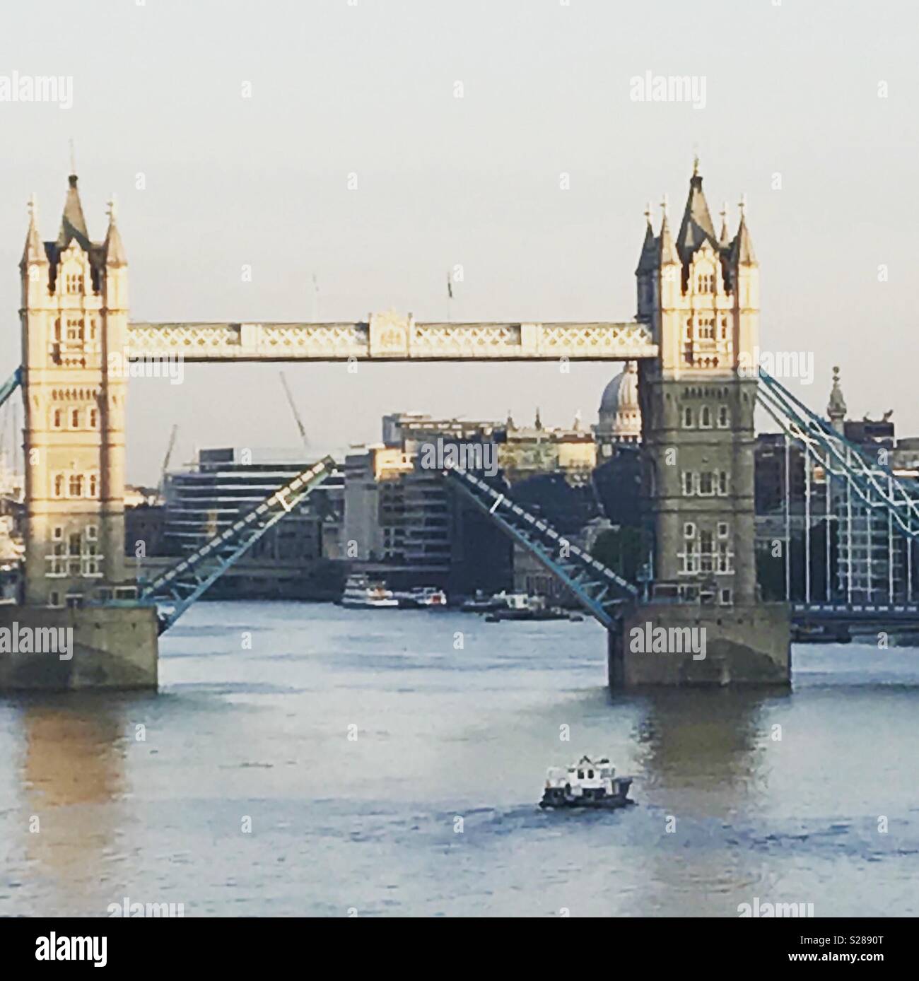 Sailing tower bridge hi-res stock photography and images - Alamy