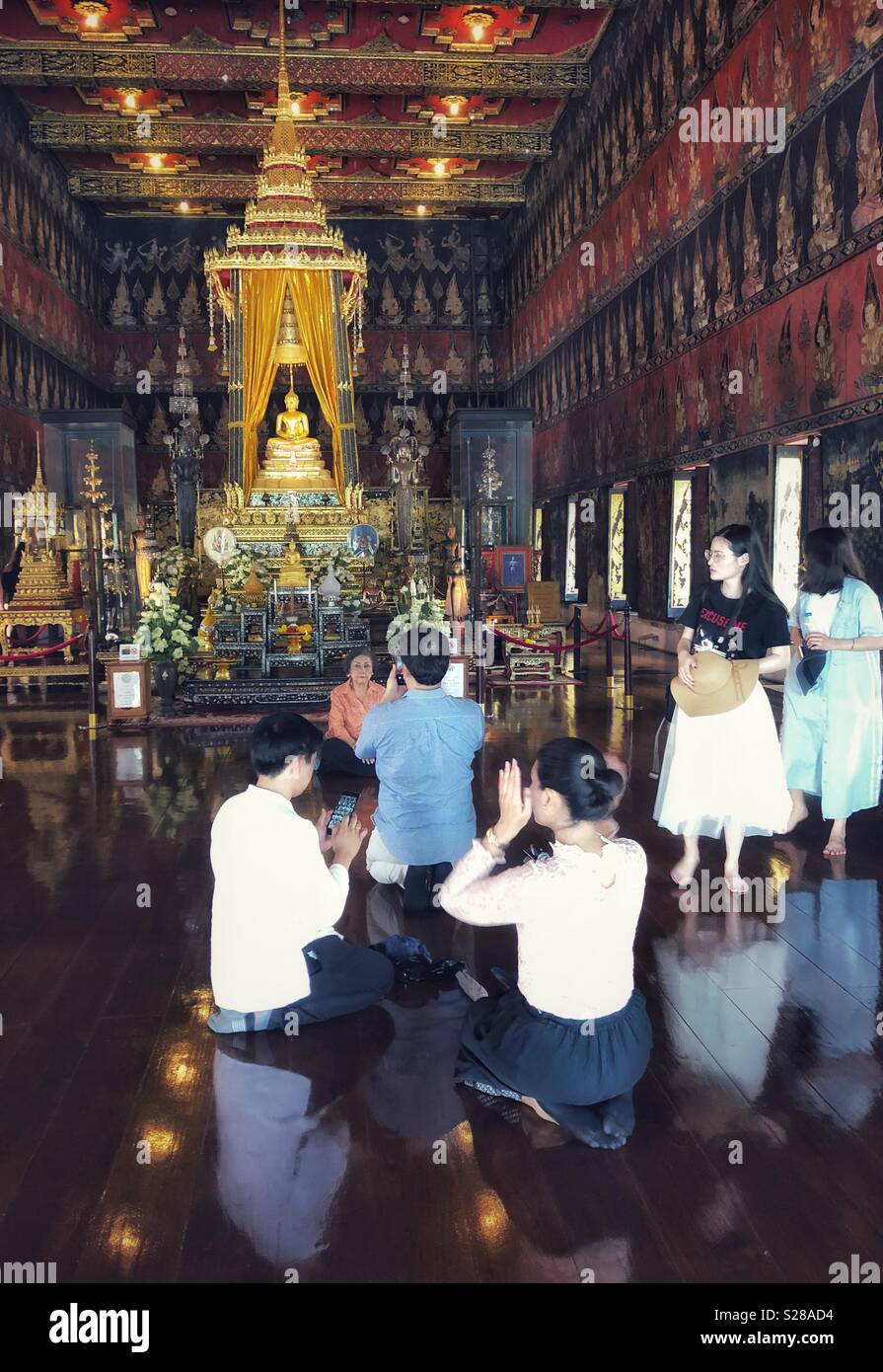 Bangkok thailand religion hi-res stock photography and images - Alamy