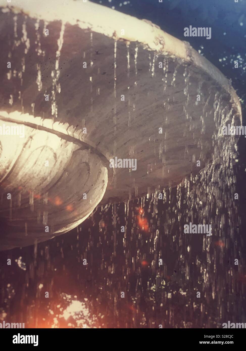 Pouring fountain hi-res stock photography and images - Alamy