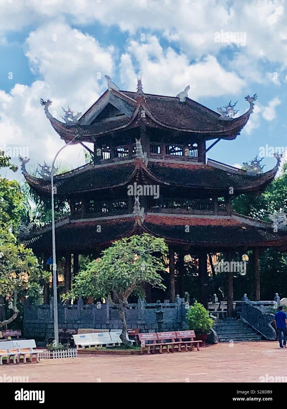 Vietnamese temple hi-res stock photography and images - Alamy
