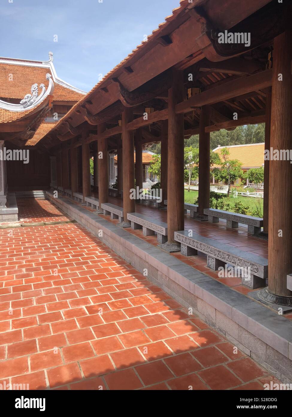 Vietnamese temple hi-res stock photography and images - Alamy
