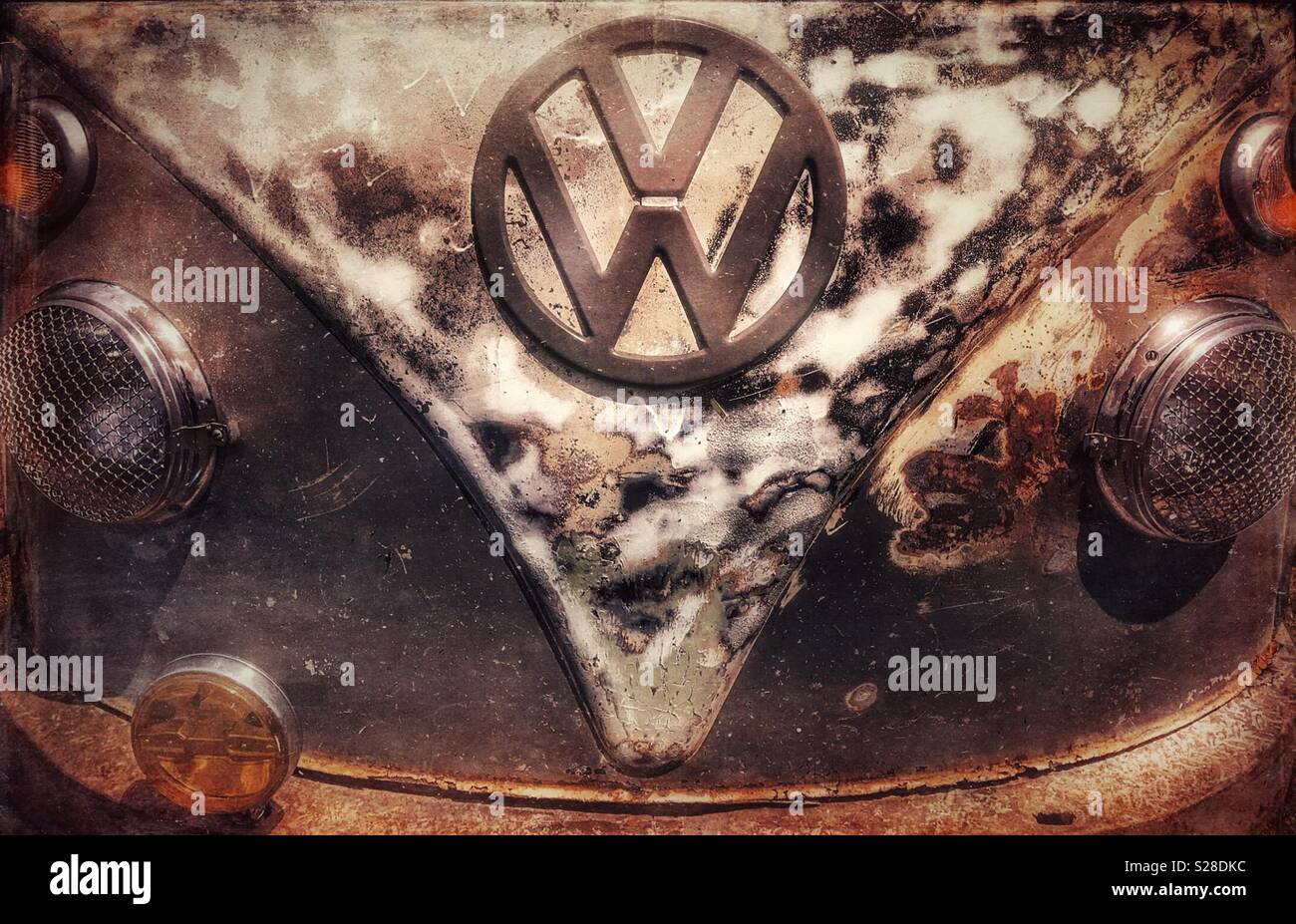 Rusty vintage VW bus headlights Stock Photo - Alamy