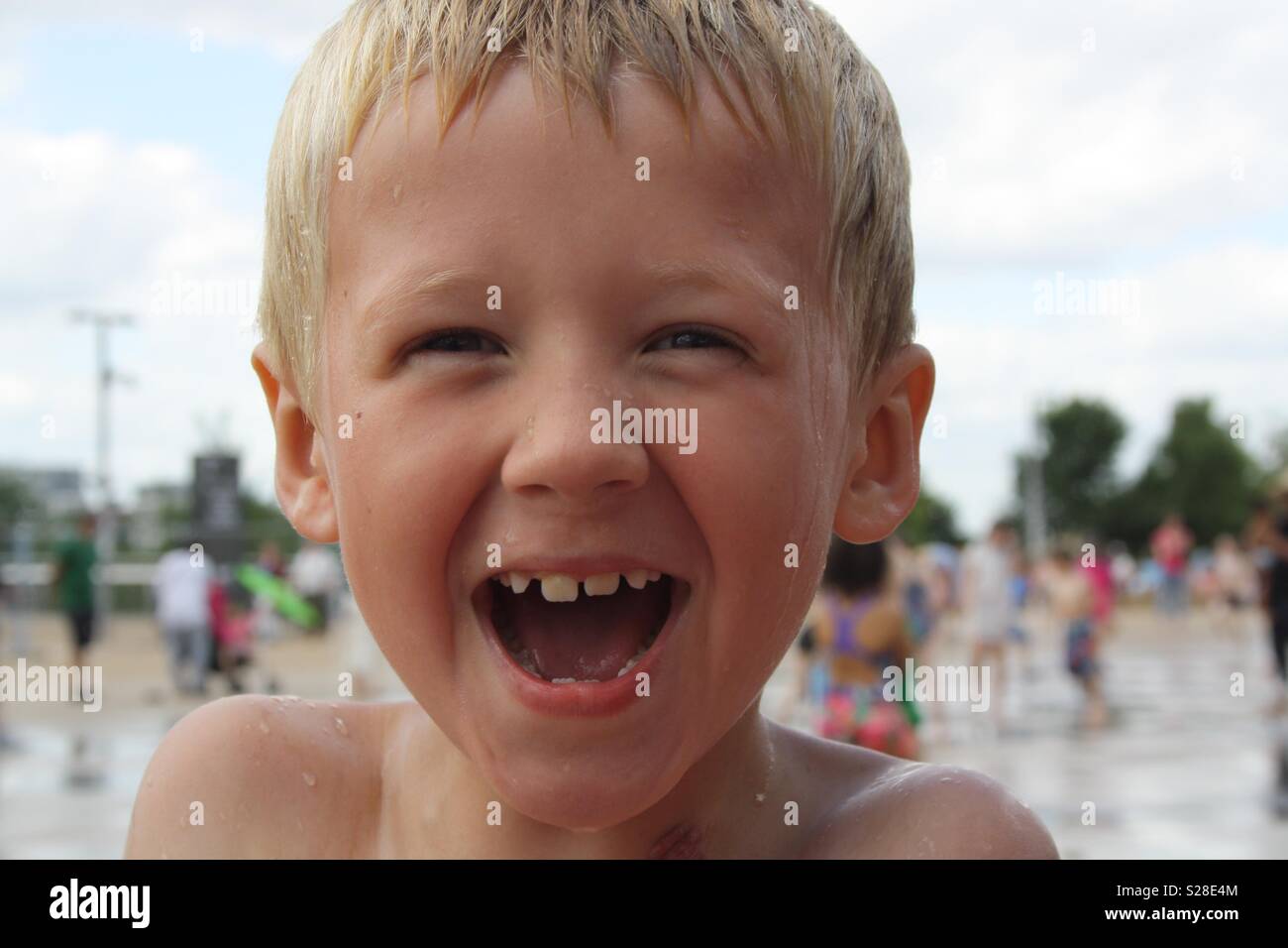 Gappy smile hi-res stock photography and images - Alamy