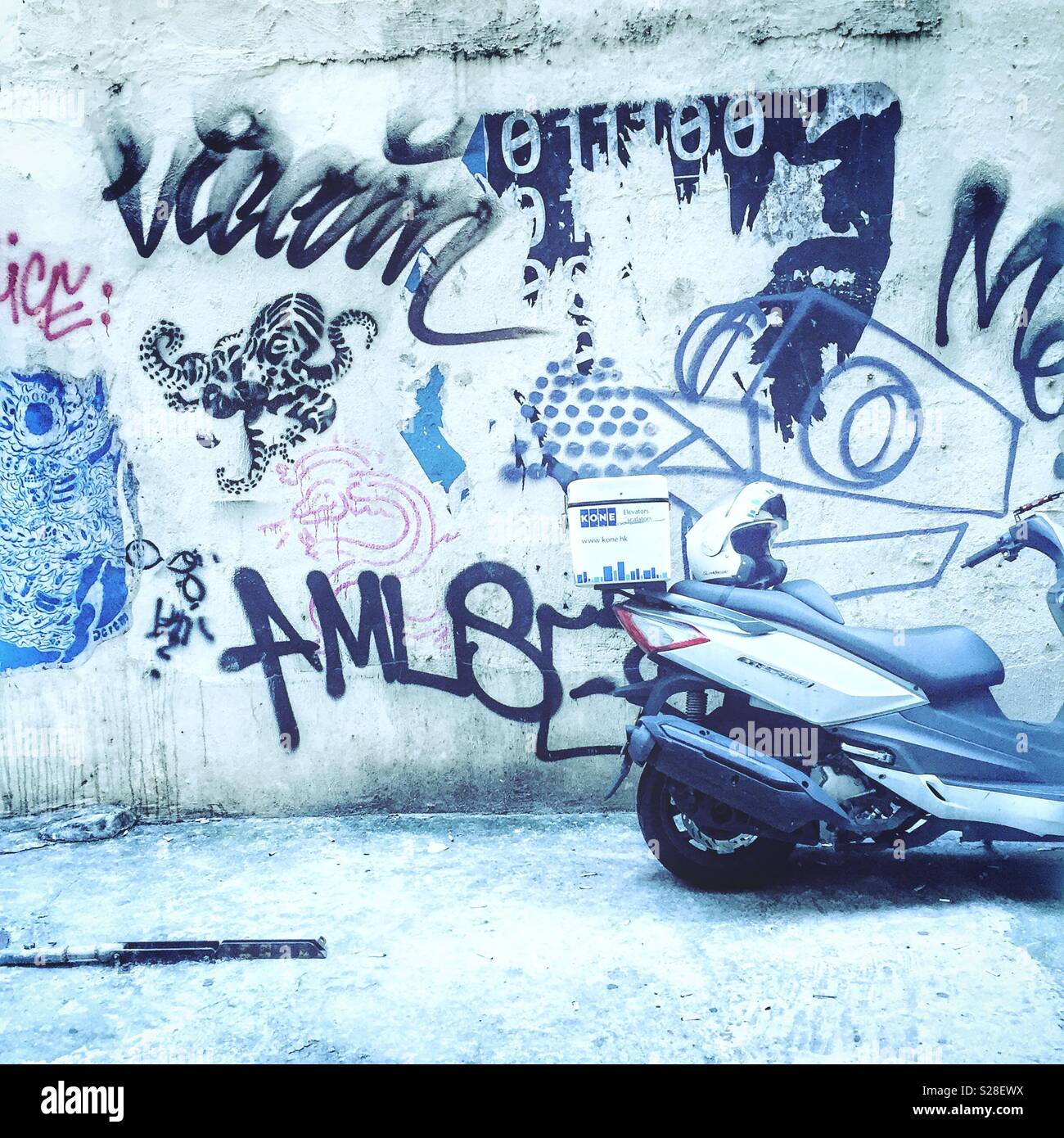 Scooter graffiti hi-res stock photography and images - Alamy