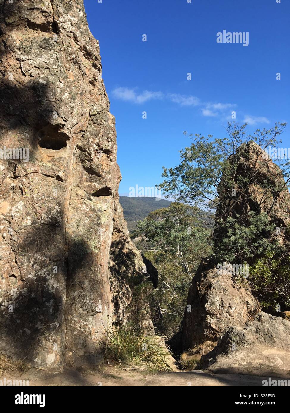 Hanging rock hi-res stock photography and images - Alamy