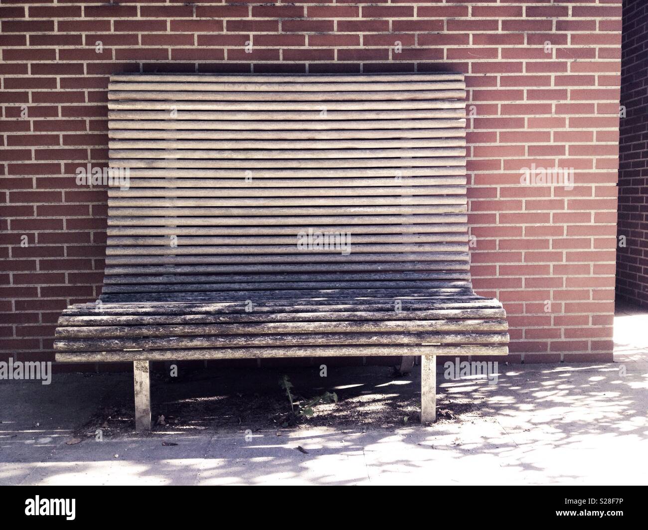 Brick bench hi-res stock photography and images - Alamy