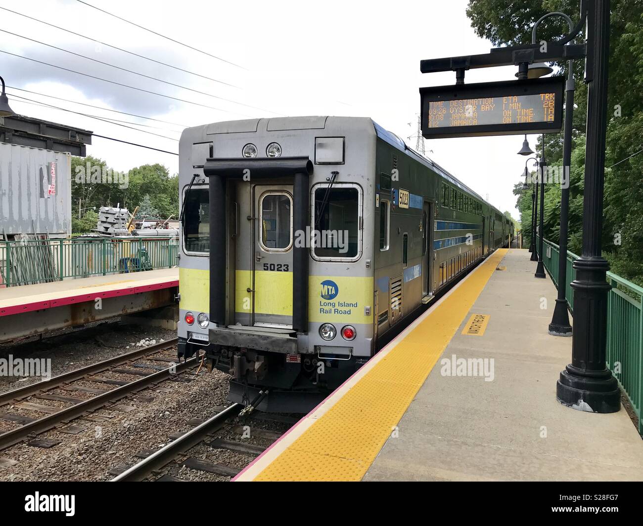 Long Island Train Station High Resolution Stock Photography and Images ...