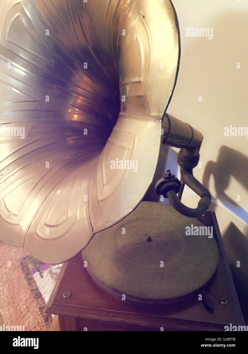 Still life of vintage old gramophone, USA Stock Photo - Alamy