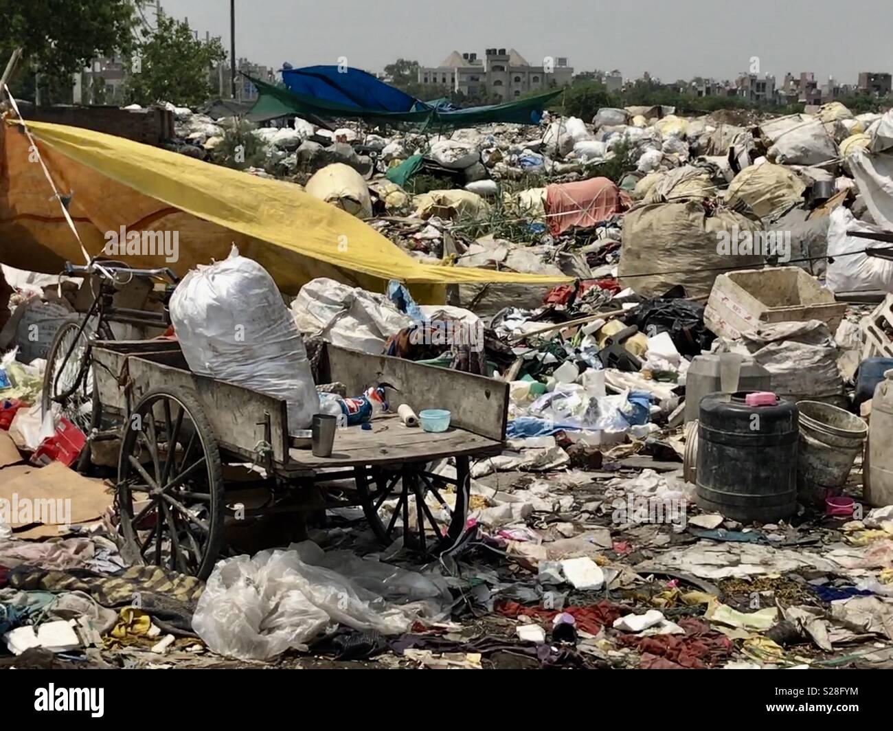 Plastic waste india hi-res stock photography and images - Alamy