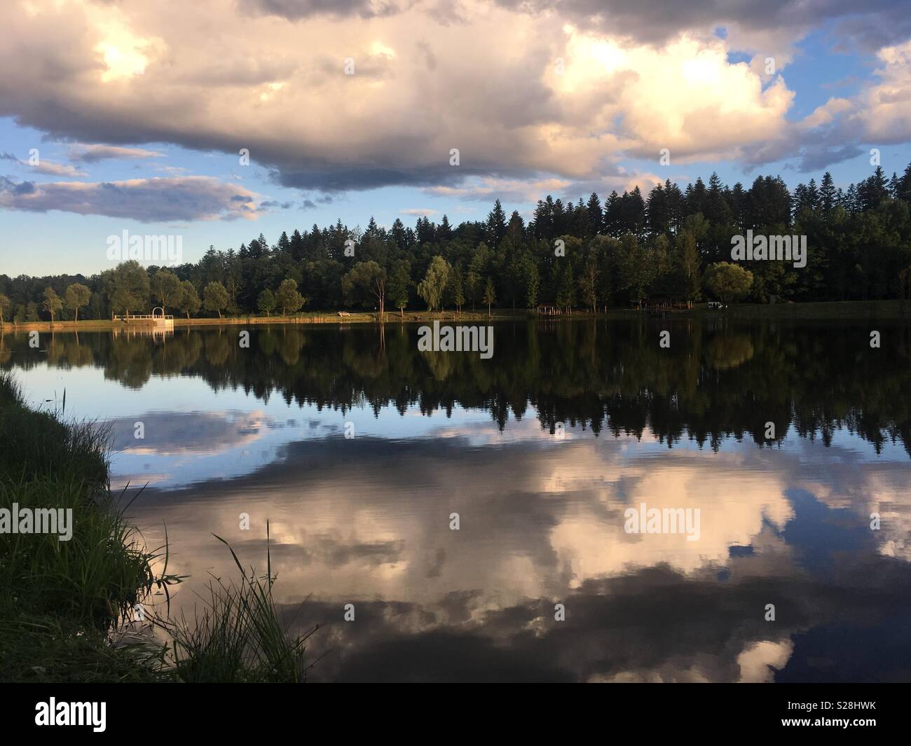 Water reflection lake hi-res stock photography and images - Alamy