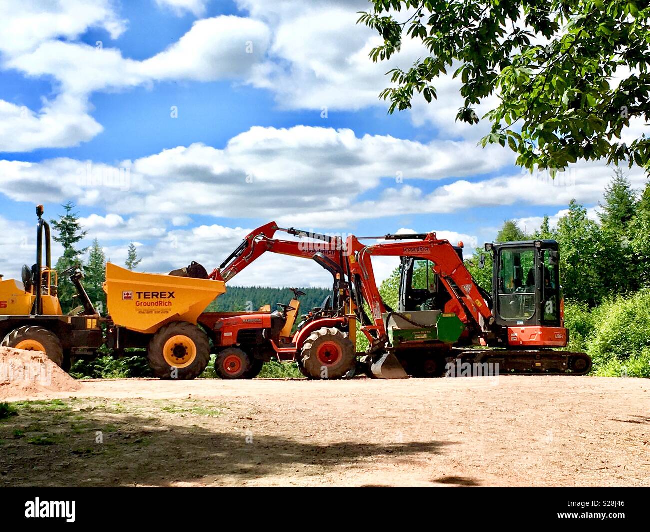 Dumpers hi-res stock photography and images - Alamy