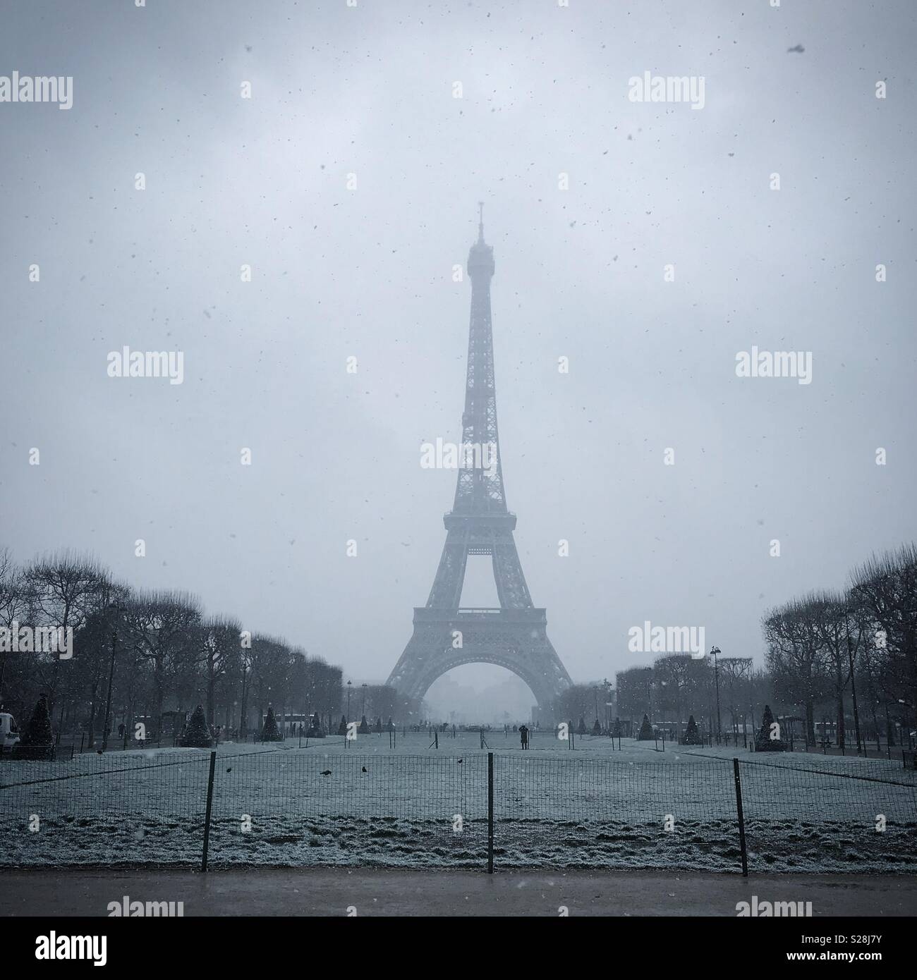 Ice paris hi-res stock photography and images - Alamy