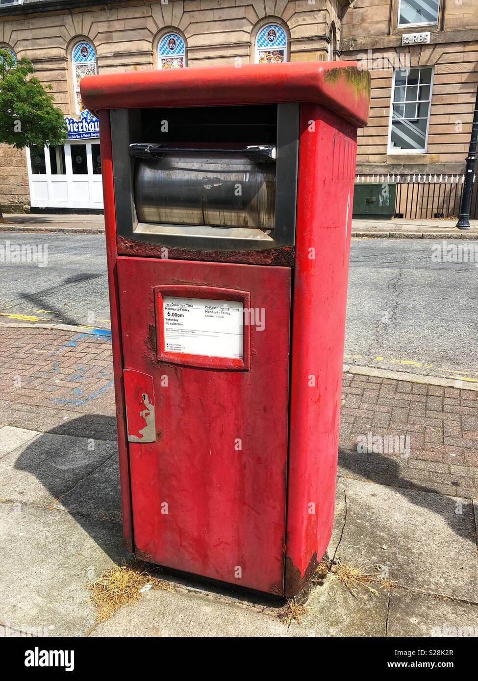 Franked Post Box High Resolution Stock Photography and Images - Alamy