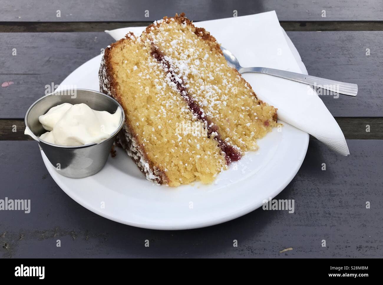 Cake cream jam hi-res stock photography and images - Alamy