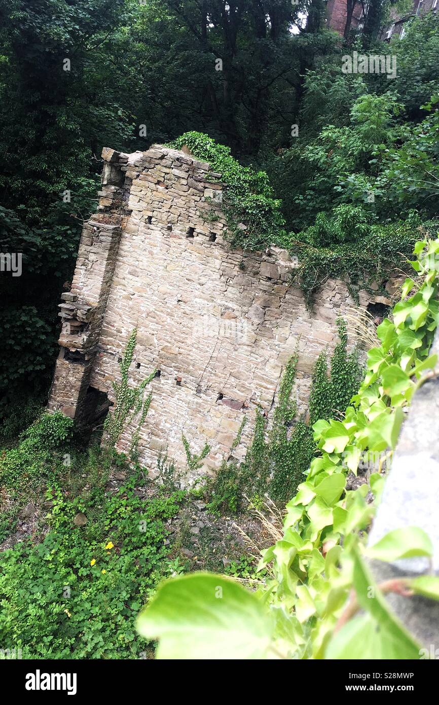 Fallen wall hi-res stock photography and images - Alamy