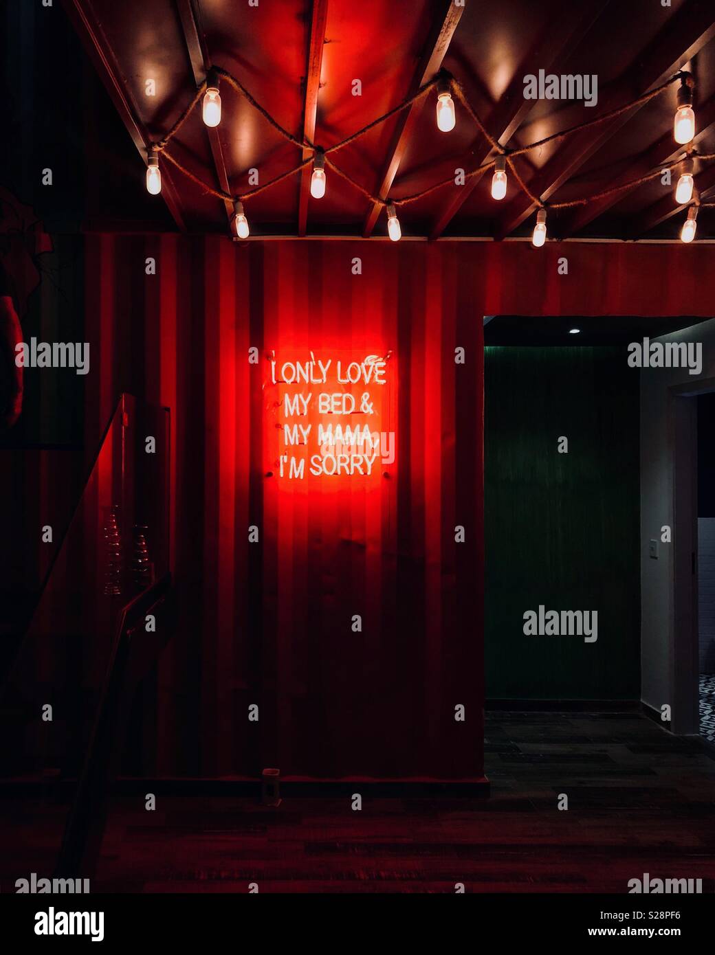 The drake cafe hi-res stock photography and images - Alamy