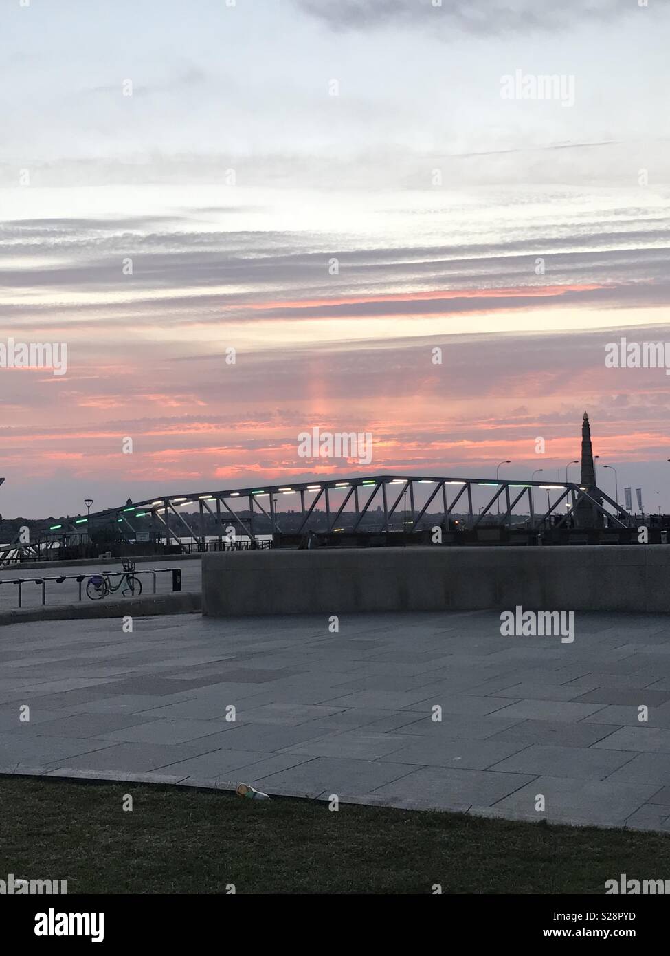 Liverpool river sunset hi-res stock photography and images - Alamy