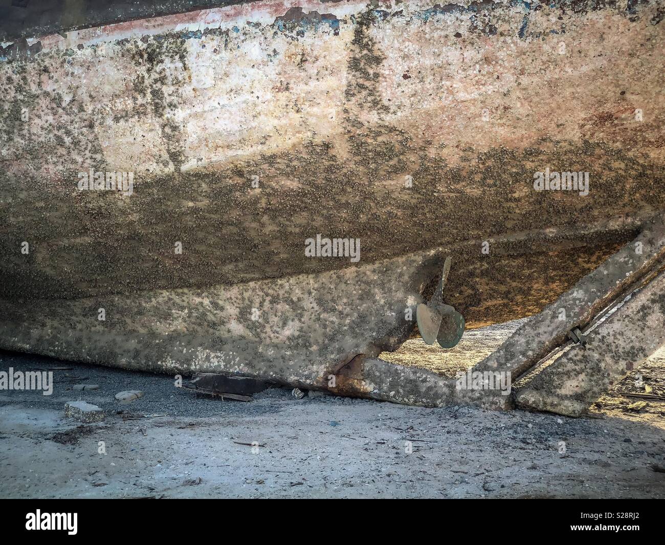 Broken ship hi-res stock photography and images - Alamy