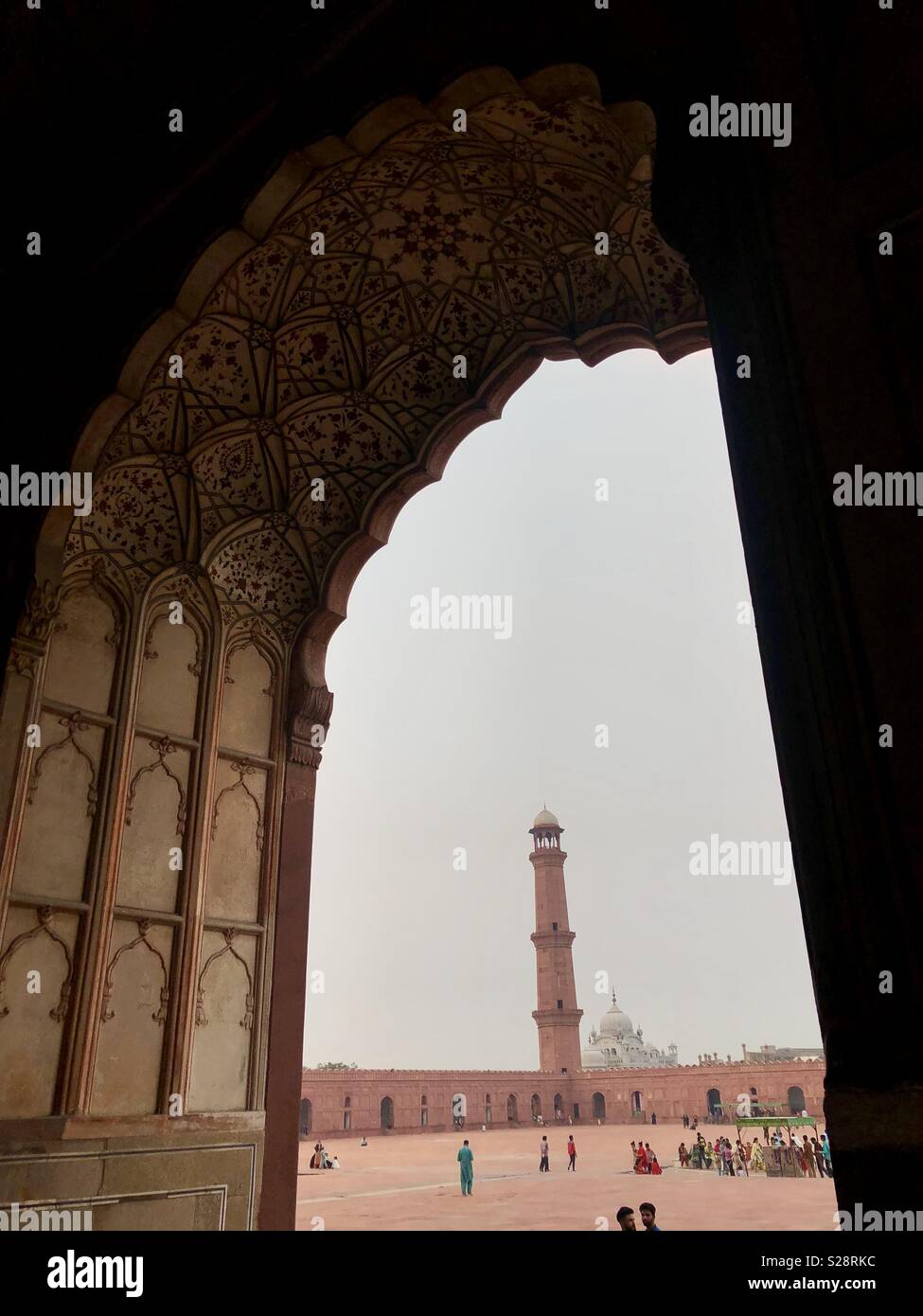 Huge mosque hi-res stock photography and images - Alamy