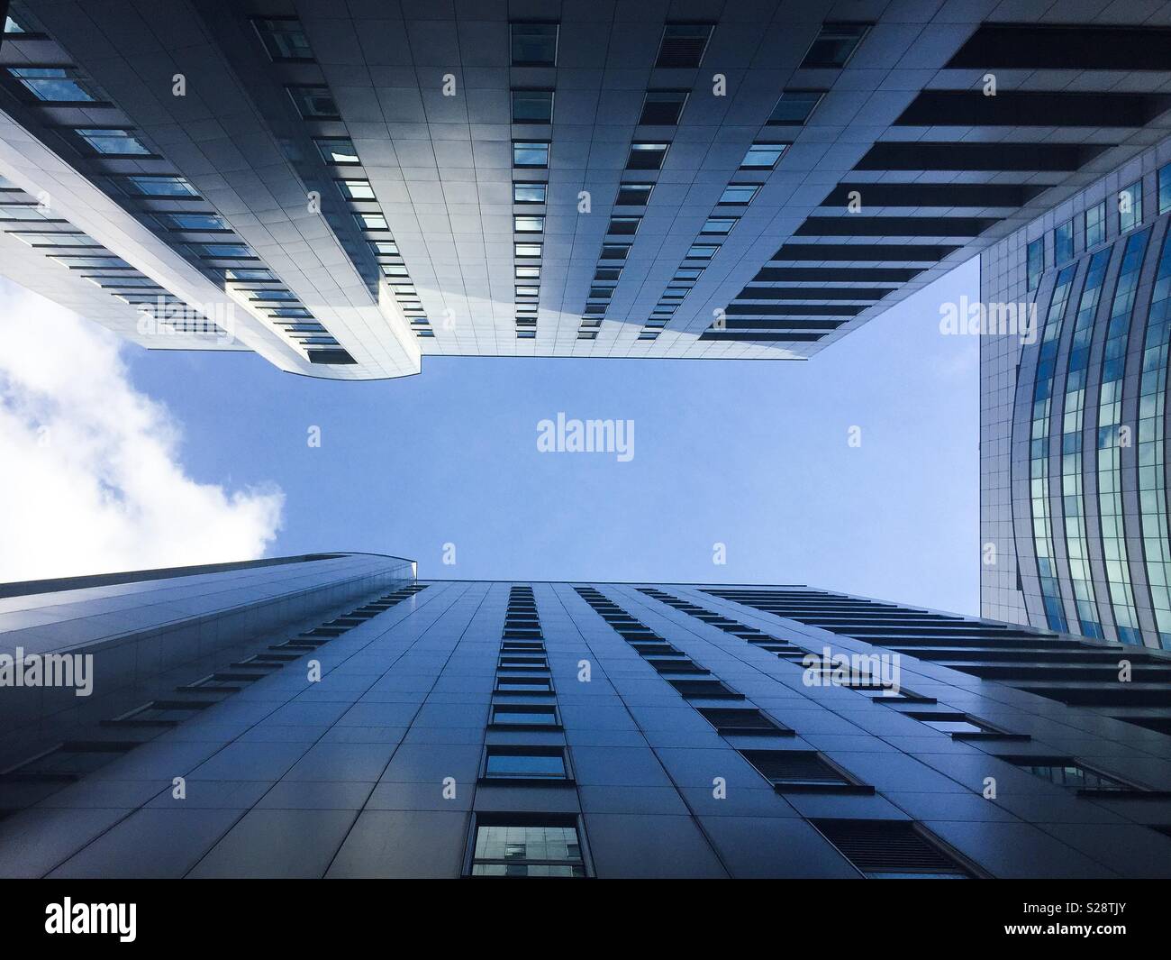 Symmetrical building hi-res stock photography and images - Alamy