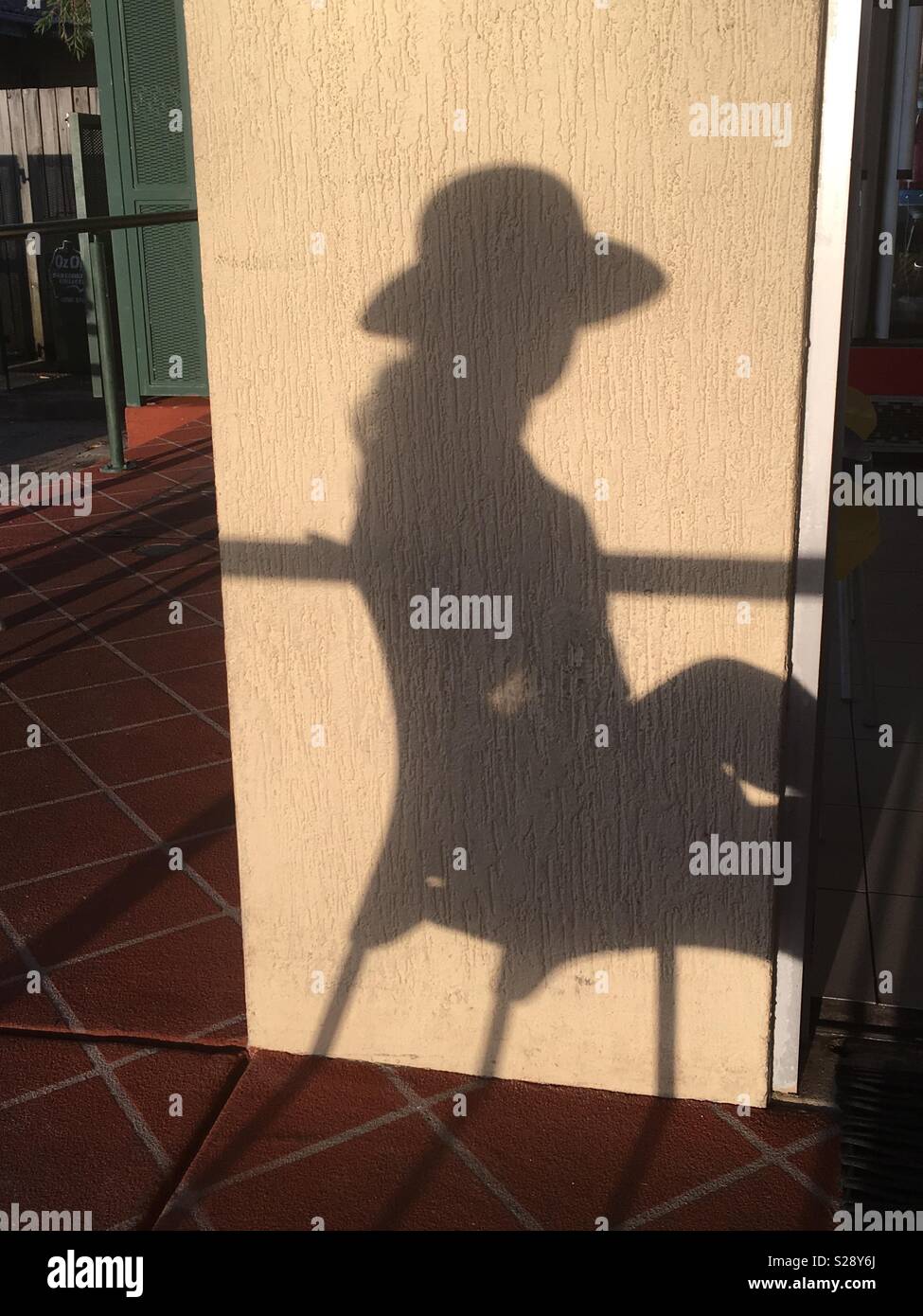 Shadow girl hi-res stock photography and images - Alamy