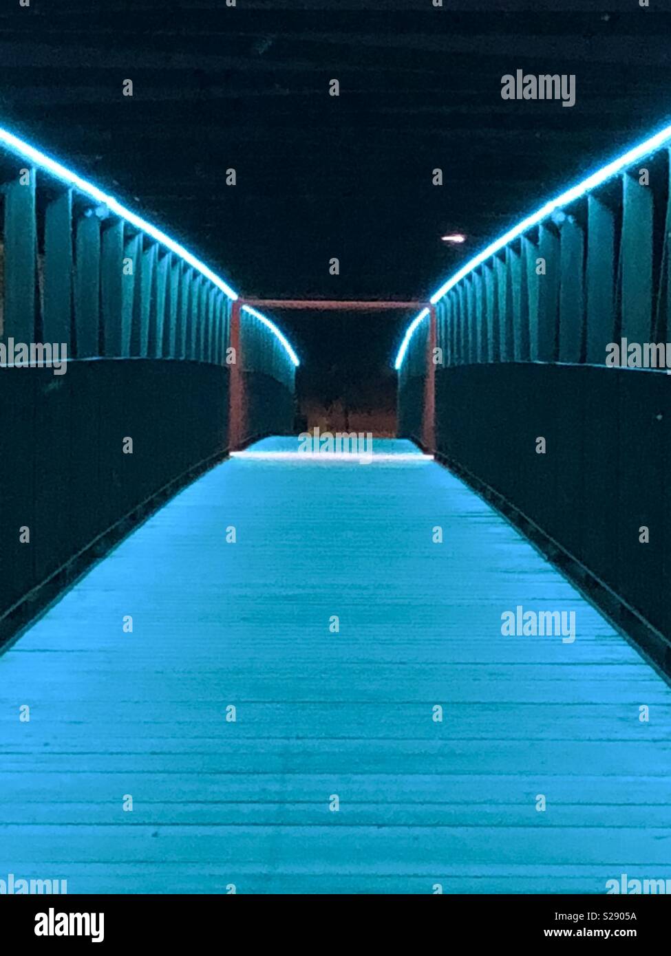 Bridge cambridge pedestrian hi-res stock photography and images - Alamy