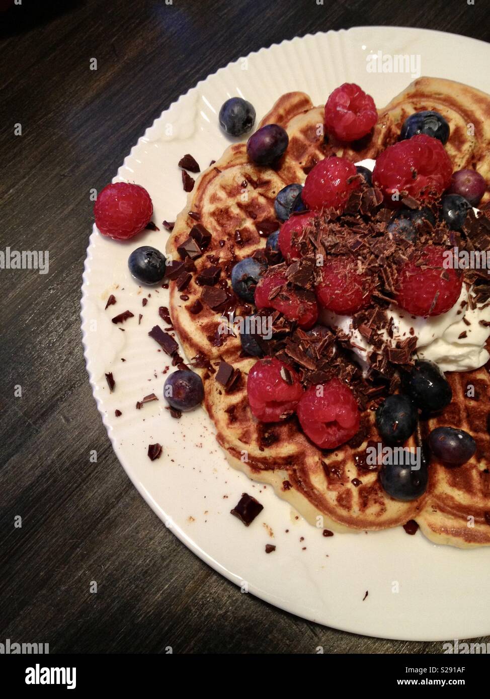 Healthy breakfast waffle with Icelandic skyr, berries and chocolate ...