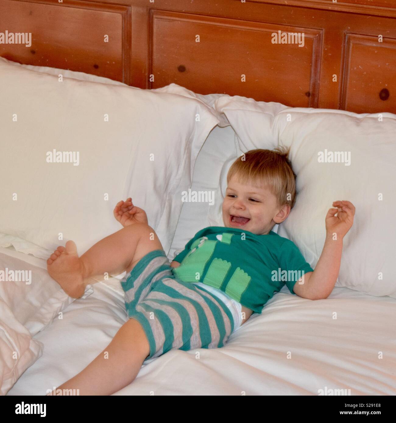 Very happy boy hi-res stock photography and images - Alamy