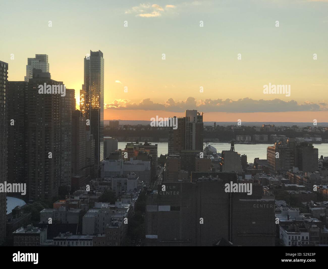 New york city sunset hi-res stock photography and images - Alamy