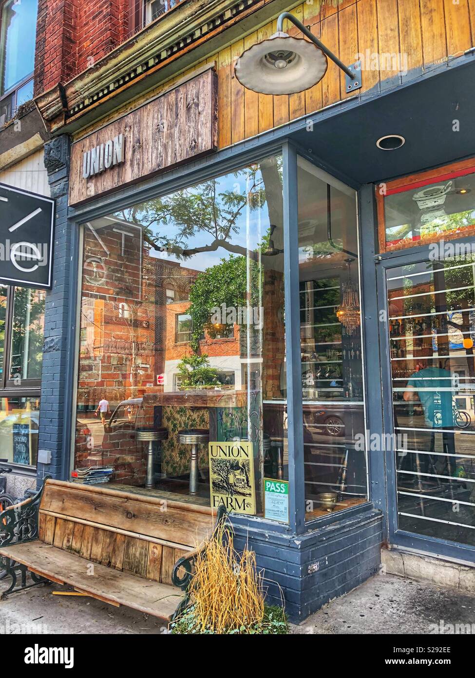 Restaurant exterior in a trendy Toronto neighbourhood Stock Photo - Alamy