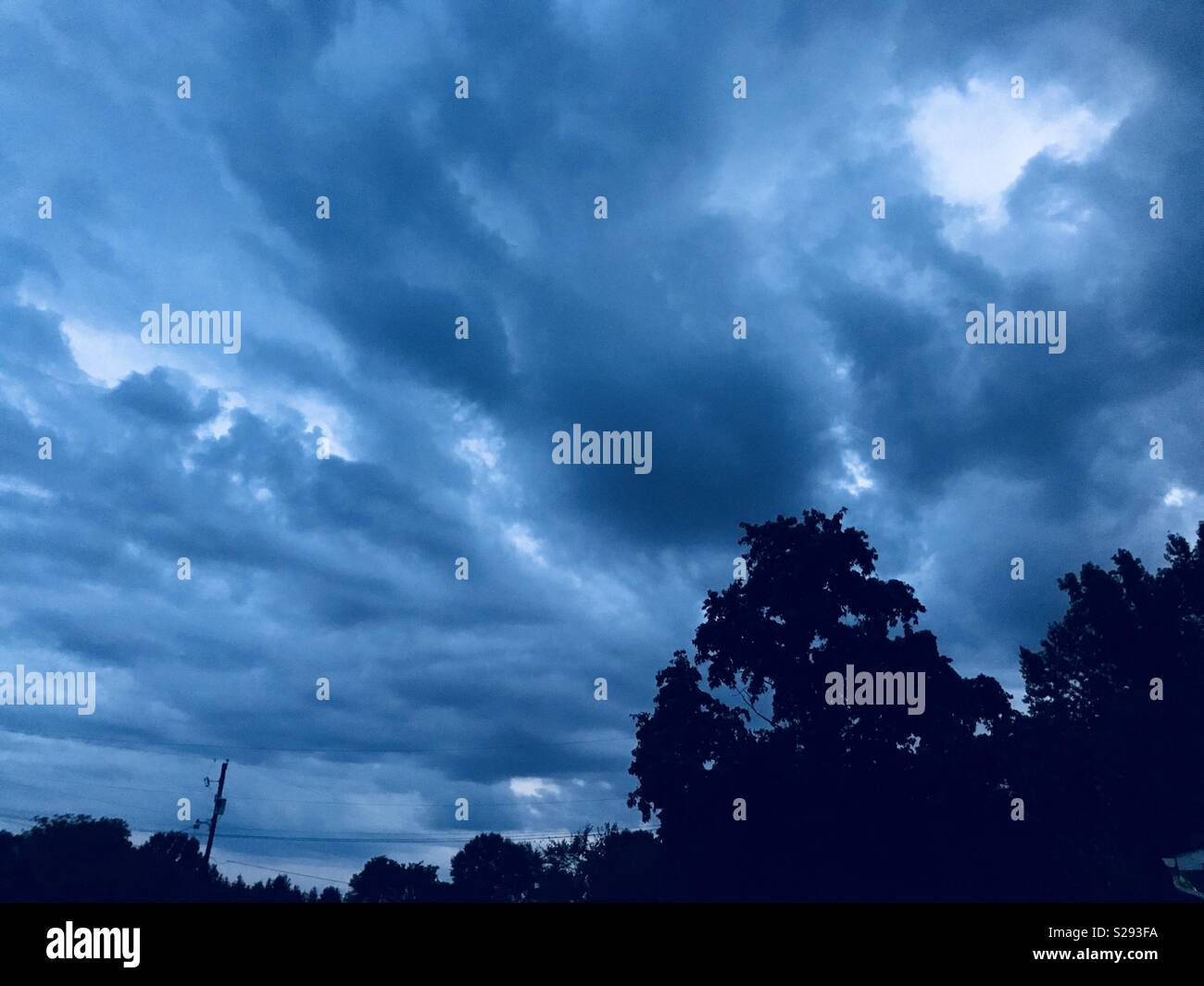 Blue morning hi-res stock photography and images - Alamy