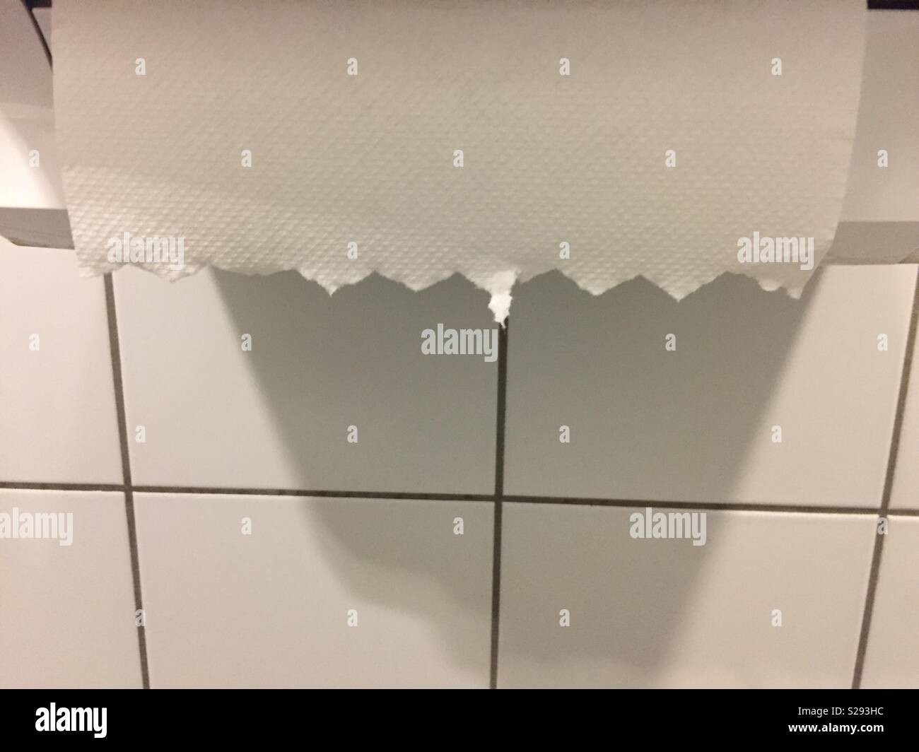 Dry tissue hi-res stock photography and images - Alamy