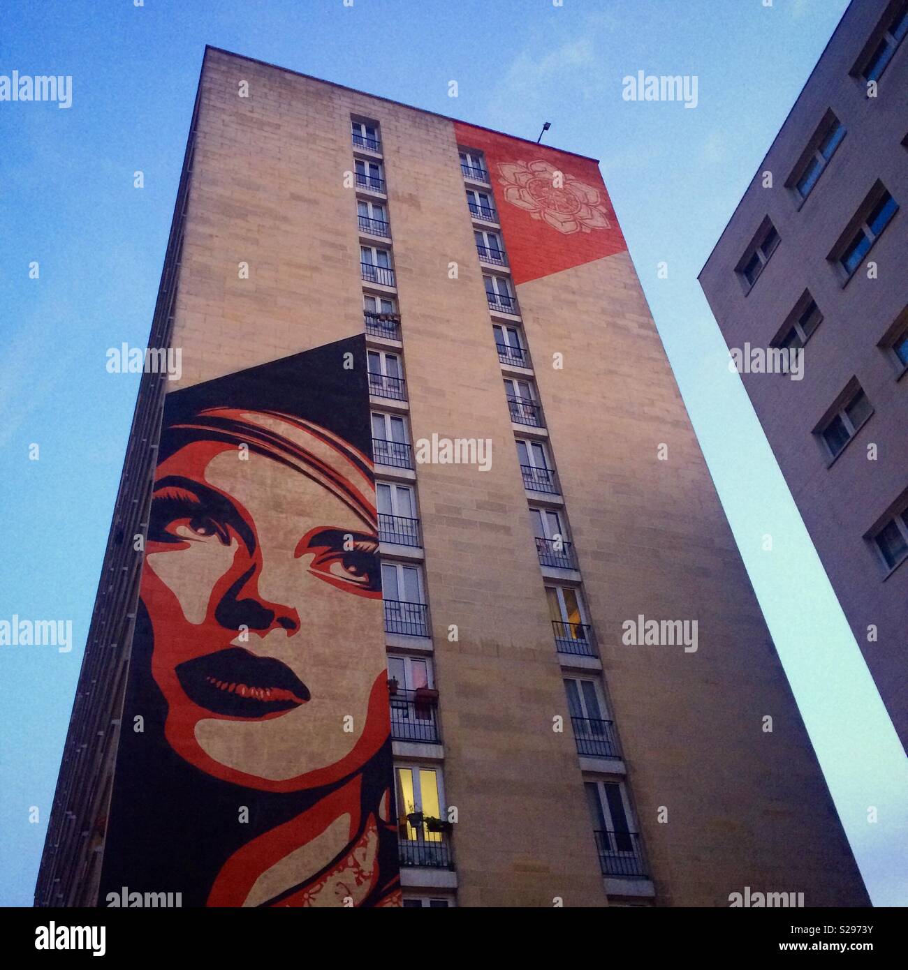 Paris mural art hi-res stock photography and images - Alamy