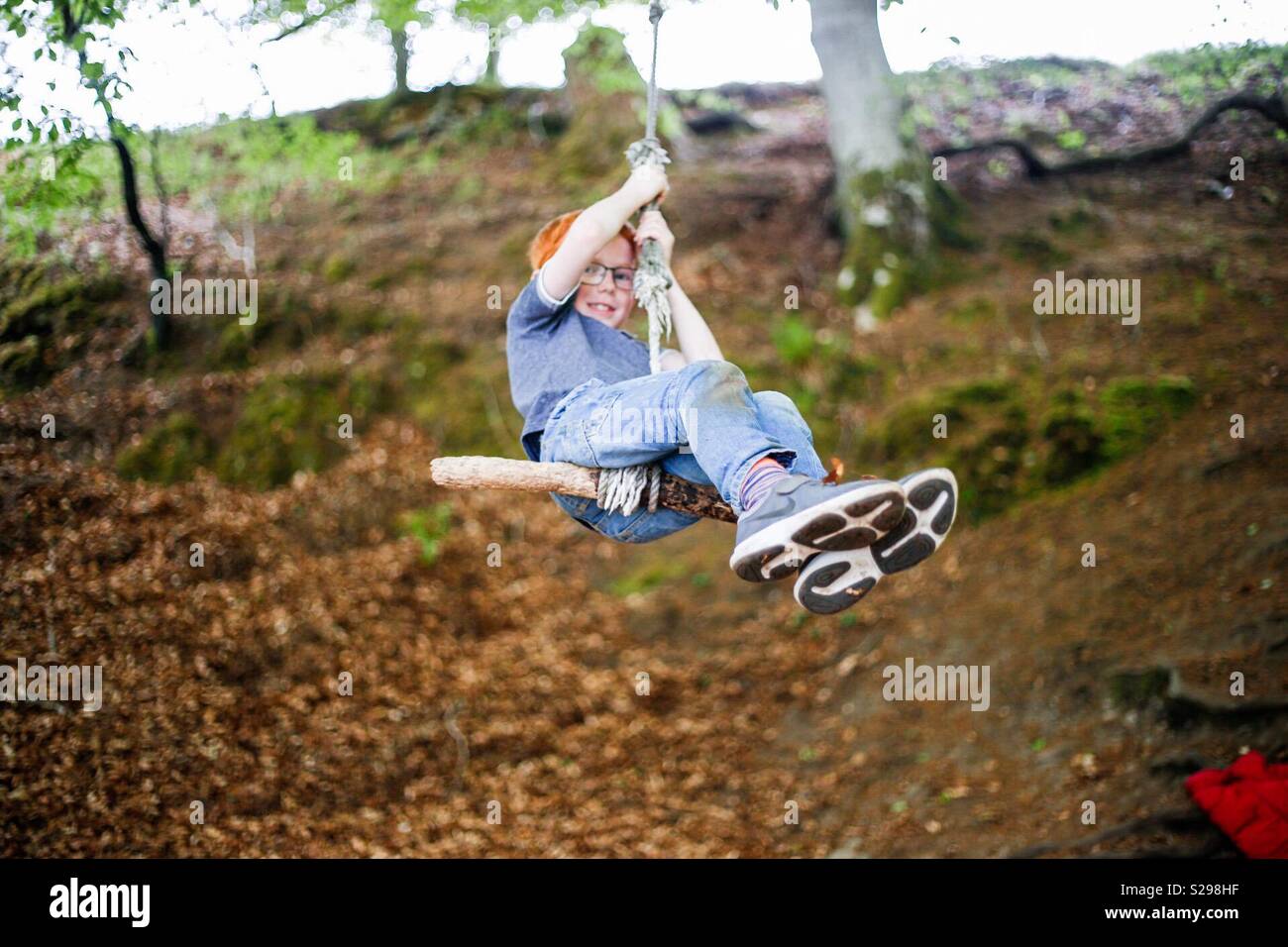 Tree swing hi-res stock photography and images - Alamy