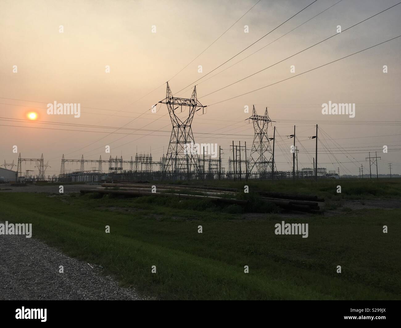 Electric grid hi-res stock photography and images - Alamy