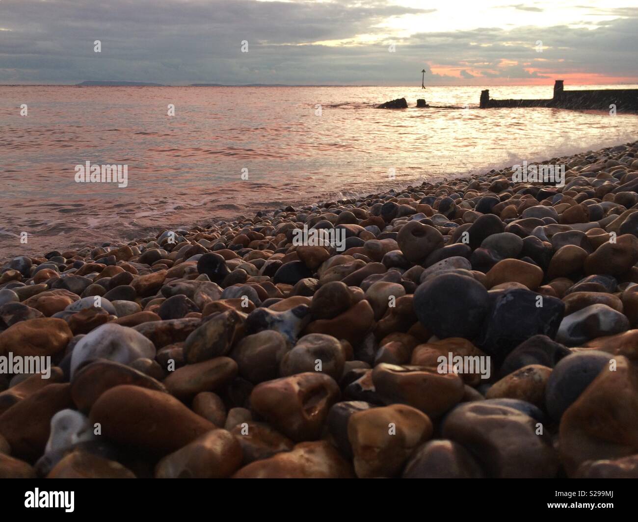 Set beach hi-res stock photography and images - Alamy