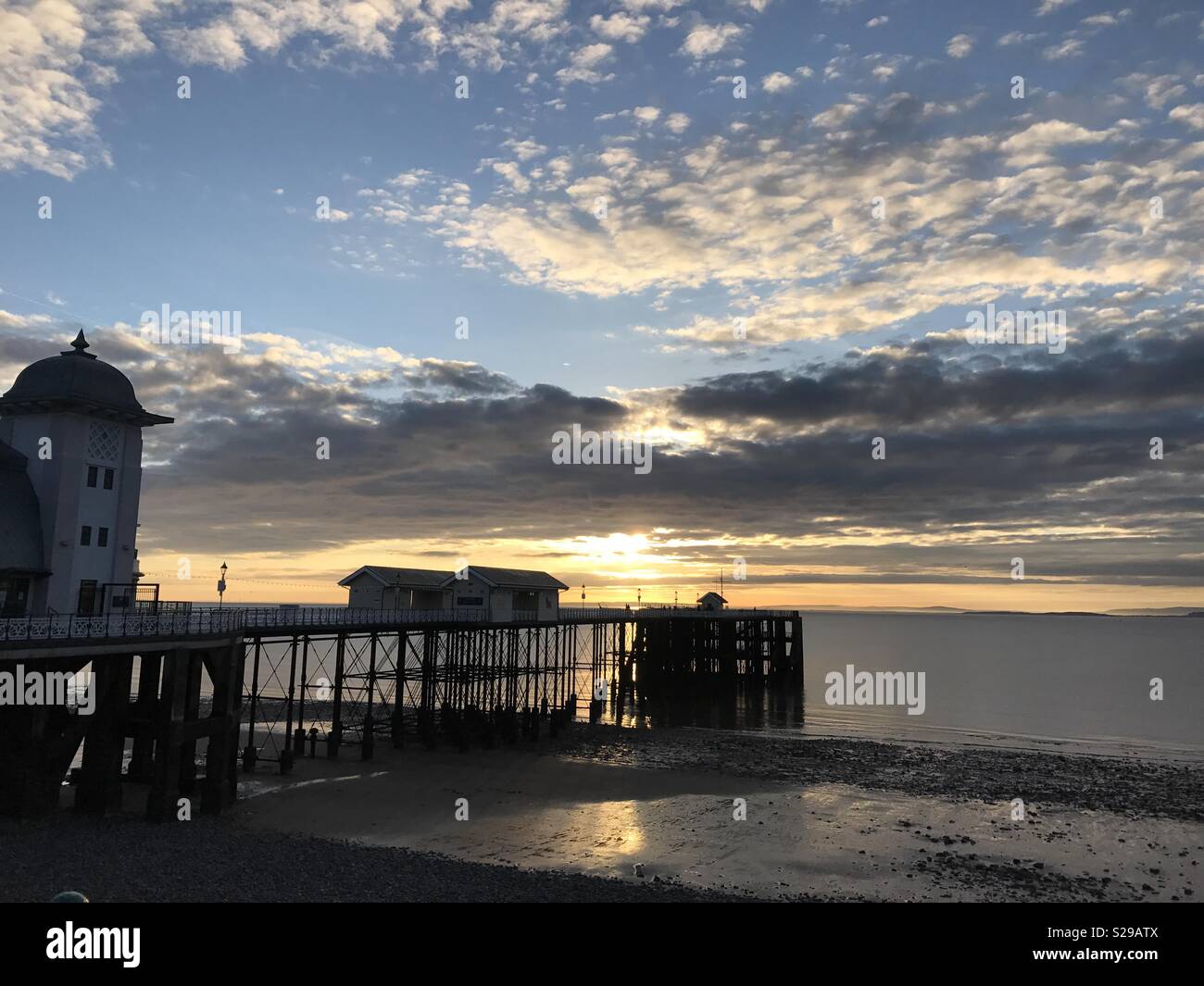 Dawn pier hi-res stock photography and images - Alamy